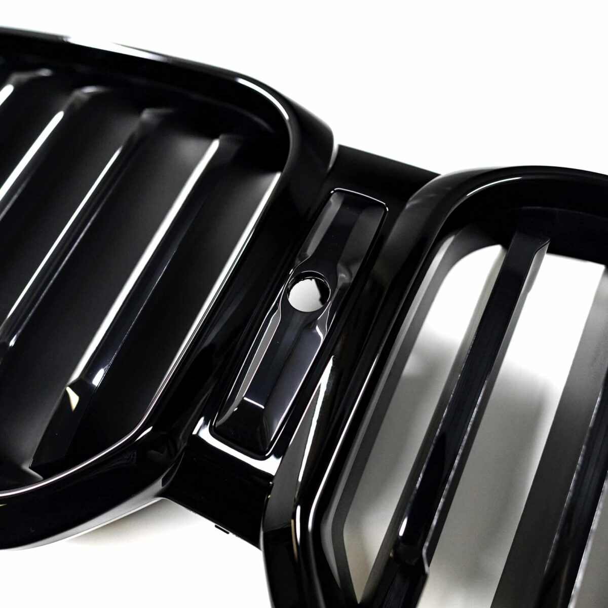 OEM BMW X3/X4 LCI Shadowline Grille 51135A1AC56-51135A1AC55