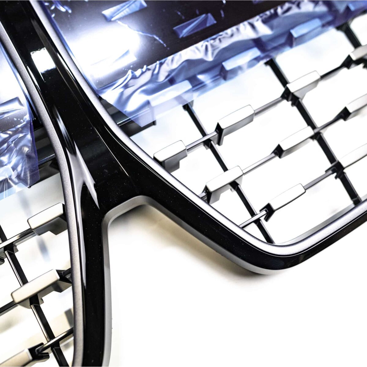 OEM BMW Shadowline front grille G26 i4 - 51139463248